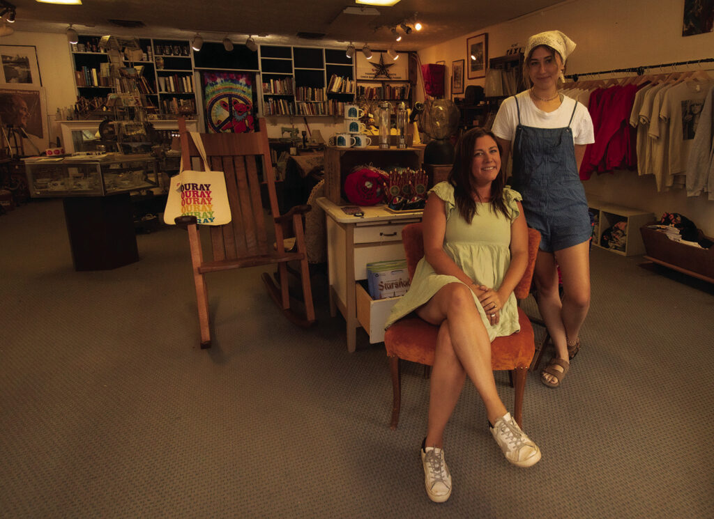 Store blends hippie culture with old-school charm - News